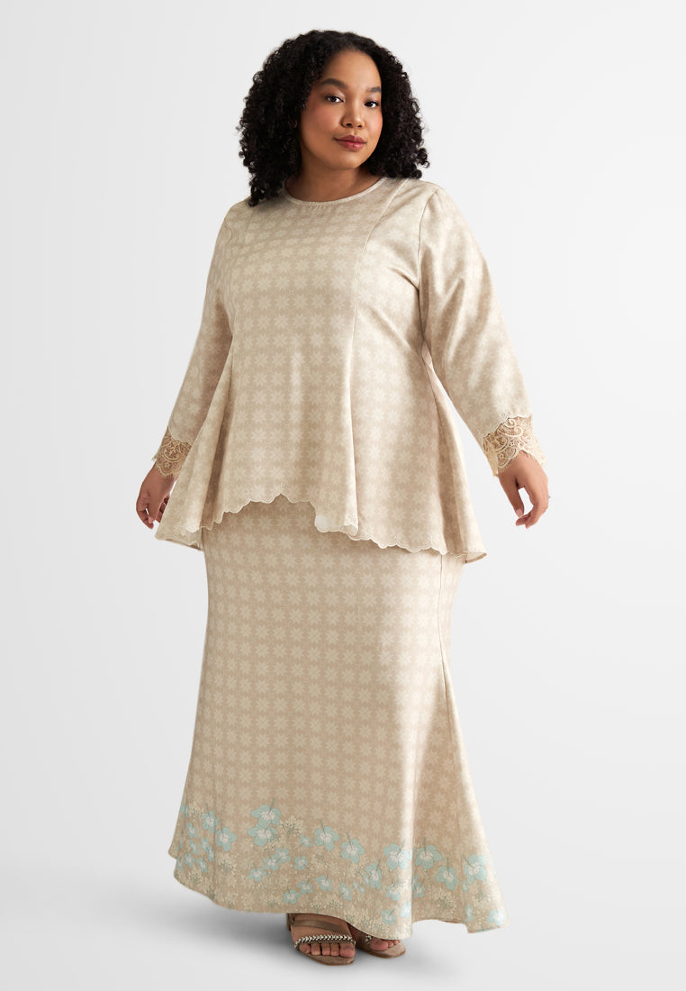 Fadiya Semarak Raya Embroidery Flare Kurung Set – Mis Claire